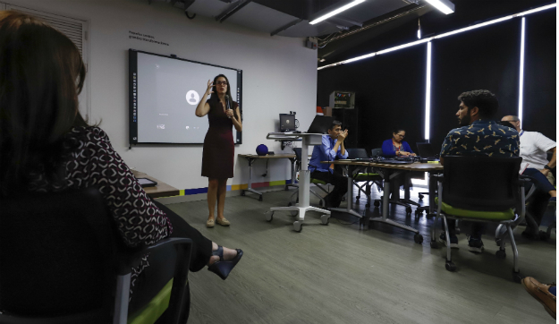 Profesores se alistan para empezar clases remotas - Portal de Noticias ...