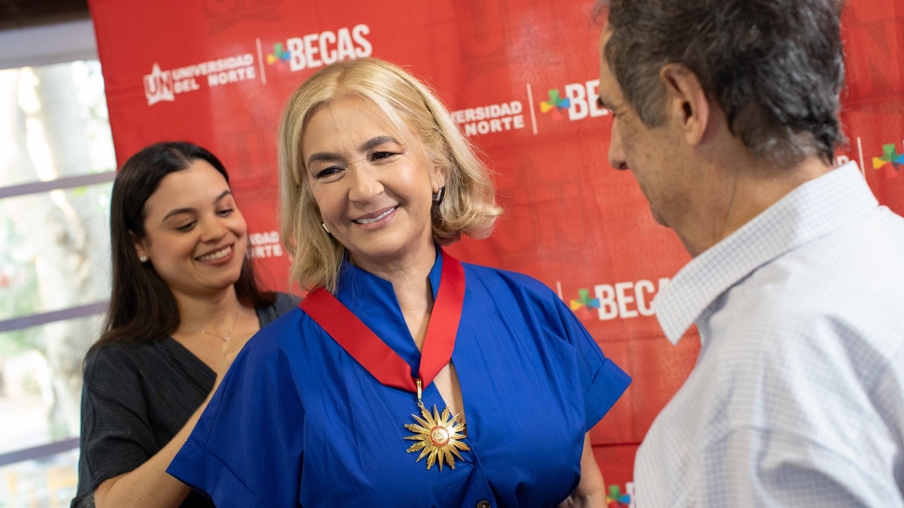 Pilar Yepes recibió la Medalla Sol del Norte por su destacada ...